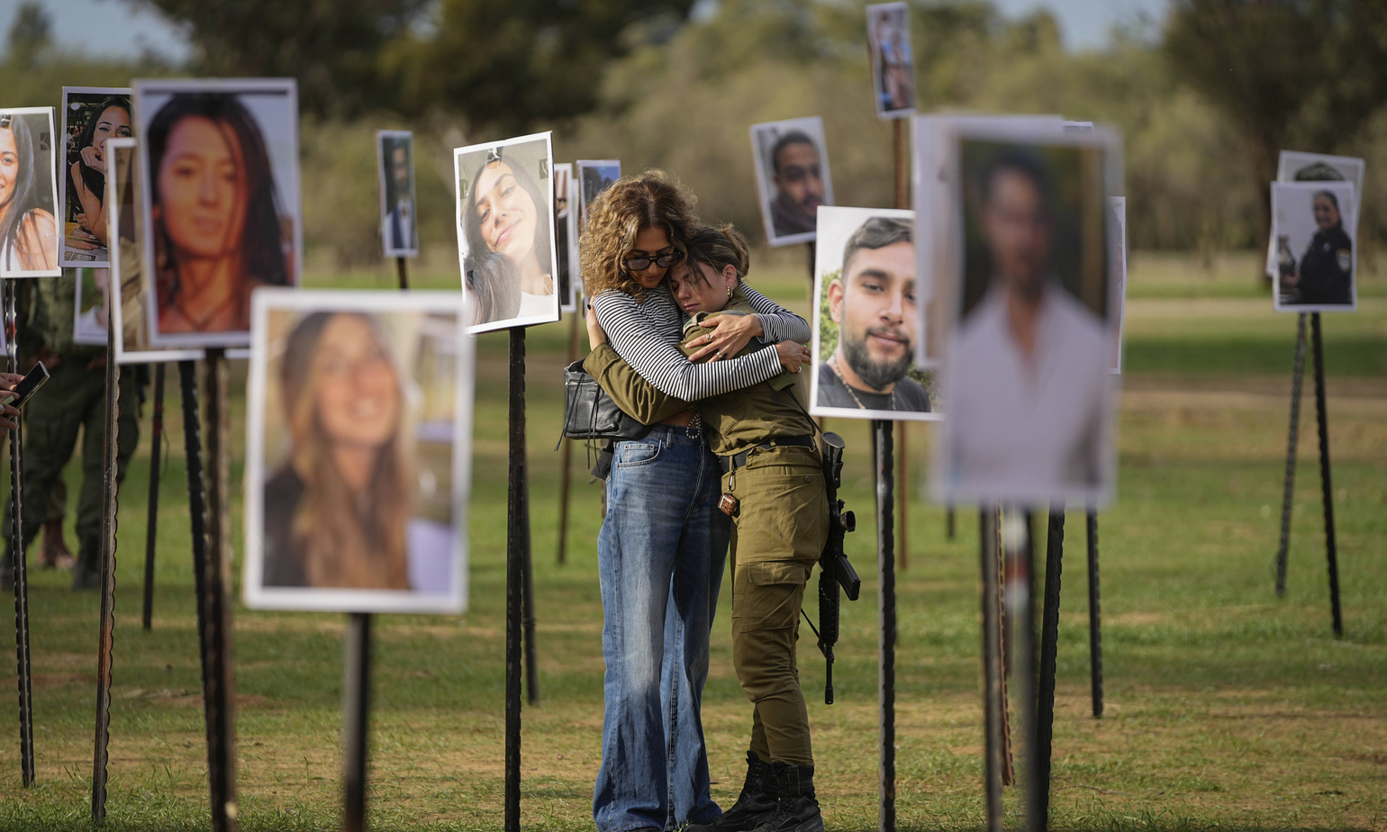 Lee Yaron et le 7 octobre : "Le Hamas a assassiné le camp de la paix"