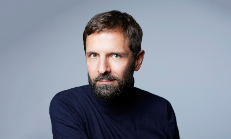 "Le livre de l'amour infini" par Maxime Rovère : "Exister demande de l’exercice, il faut s ...